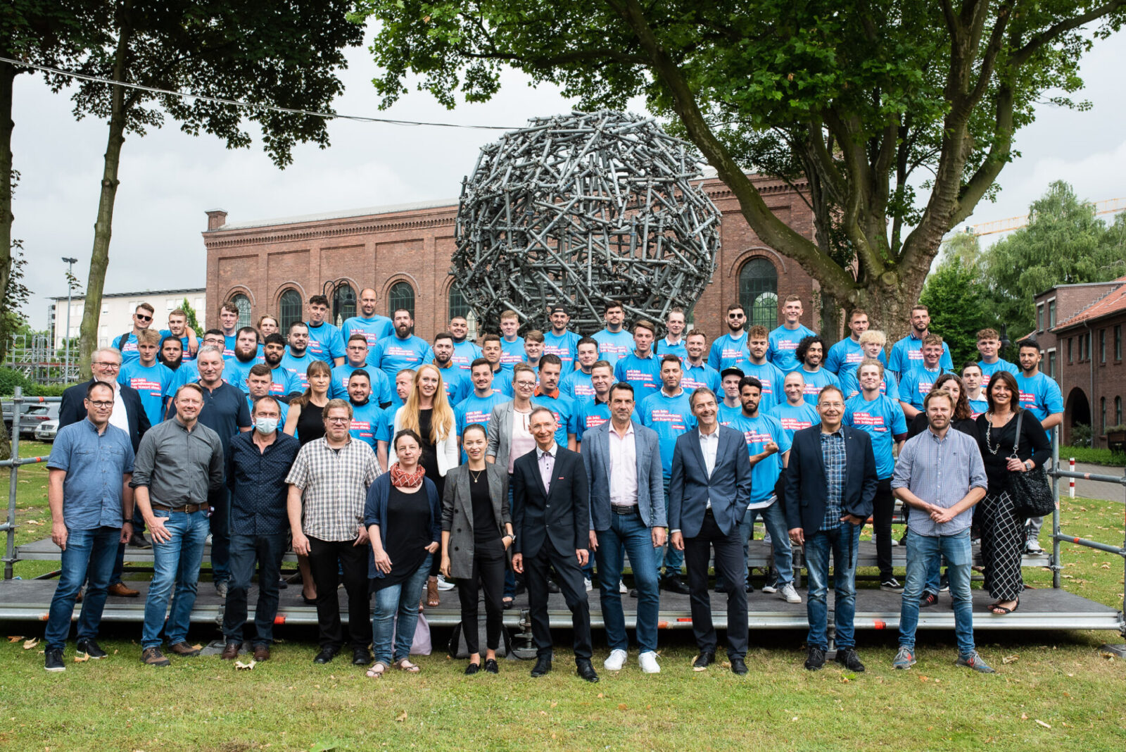 Starke Leistung: 69 neue Gerüstbauer wurden gefeiert - Handwerkskammer ...